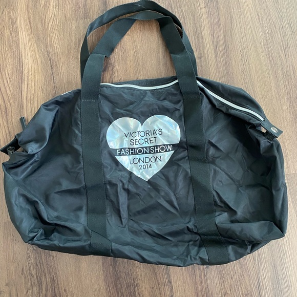 Victoria's Secret | Bags | Victorias Secret Fashion Show Overnight Tote ...